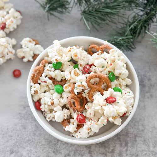 Festive Popcorn Delight: Quick & Easy Holiday Mix – Bumkins